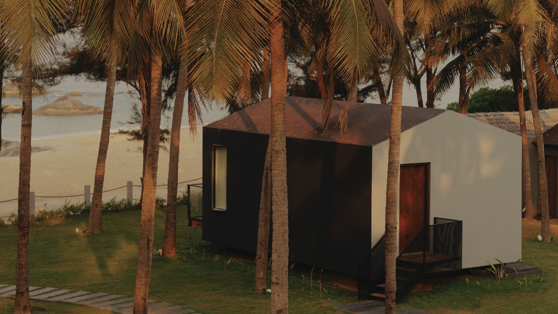 THE POSTCARD ON THE ARABIAN SEA Rooms - Postcard Hotels & Resorts
