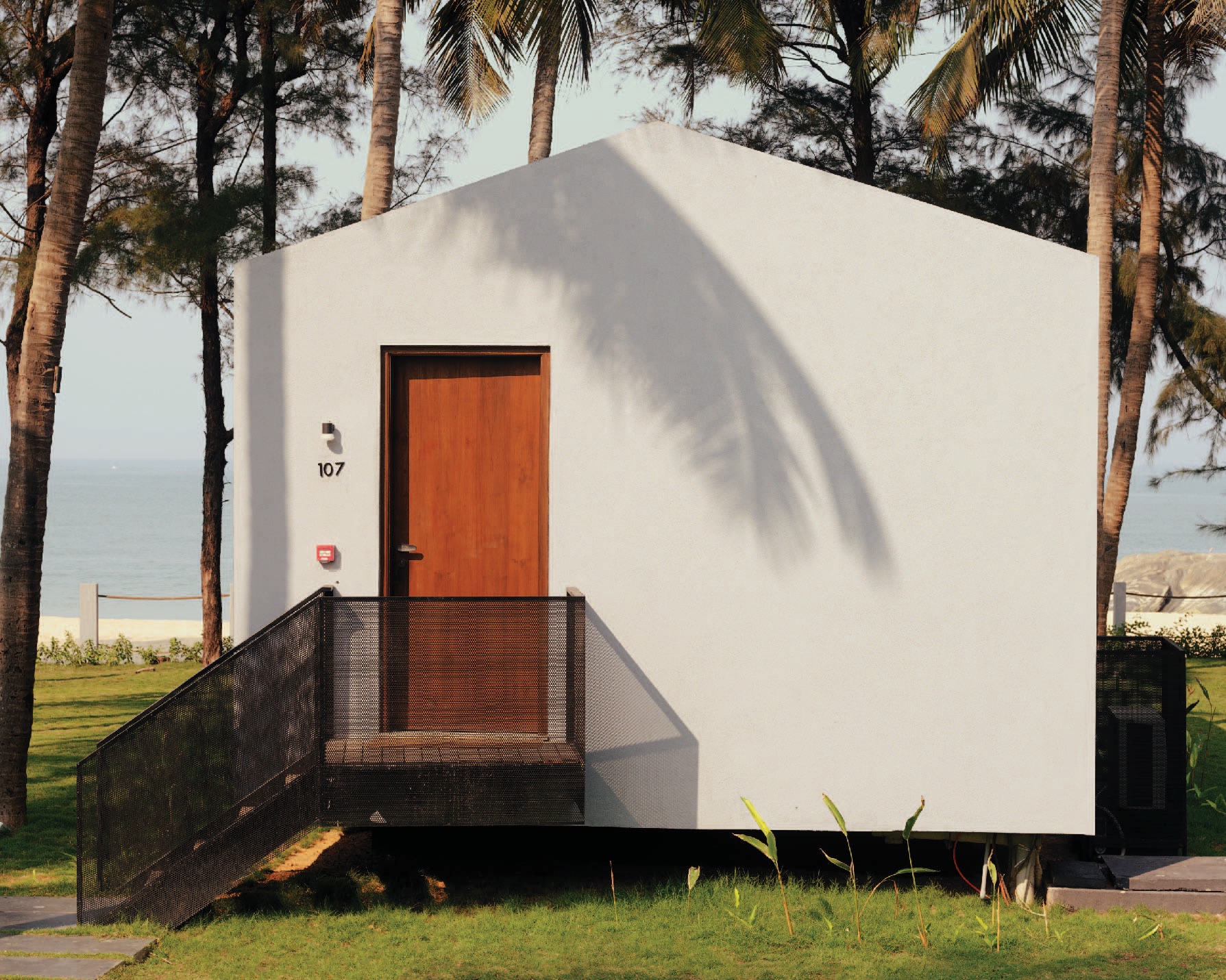 THE POSTCARD ON THE ARABIAN SEA Rooms - Postcard Hotels & Resorts